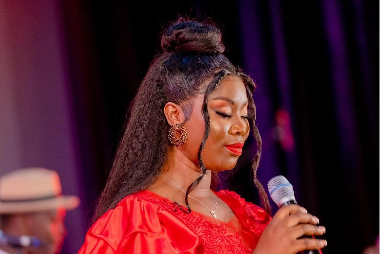 Musique / les paroles du nouveau single de Roselyne Layo font polémique
