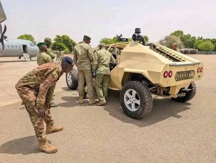 Le Niger dévoile le premier véhicule militaire de fabrication locale ...