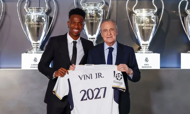 Real Madrid : L'offre de contrat qui pourrait forcer Vinícius à quitter ...